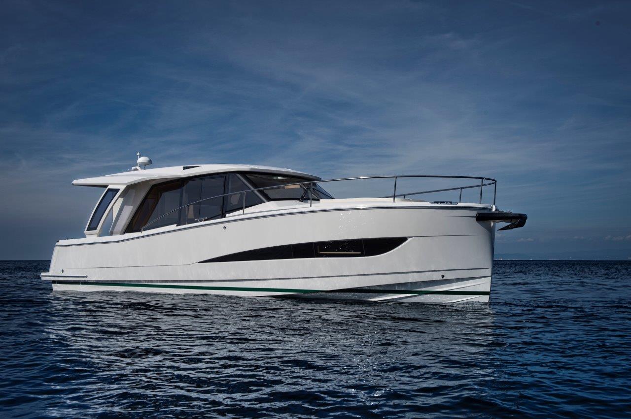 Motor yacht Greenline 39 Helgeroa for charter - Norway | Yacht4Less
